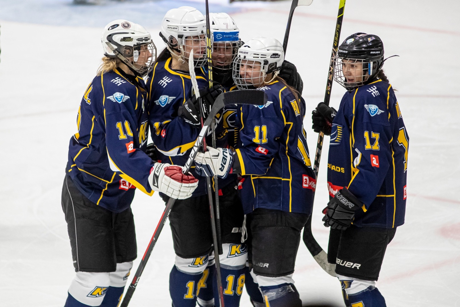 Meitenes | HK Kurbads